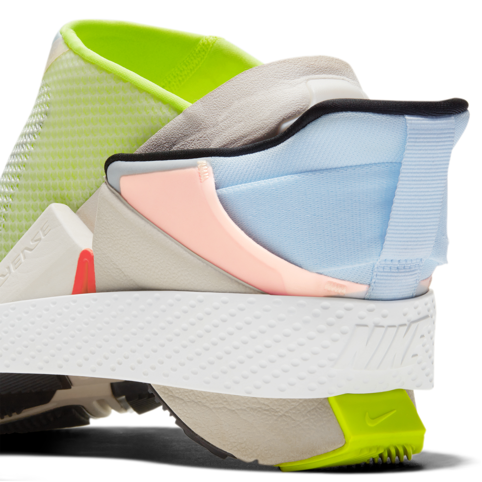 Nike GO FlyEase - Fashion Trendsetter